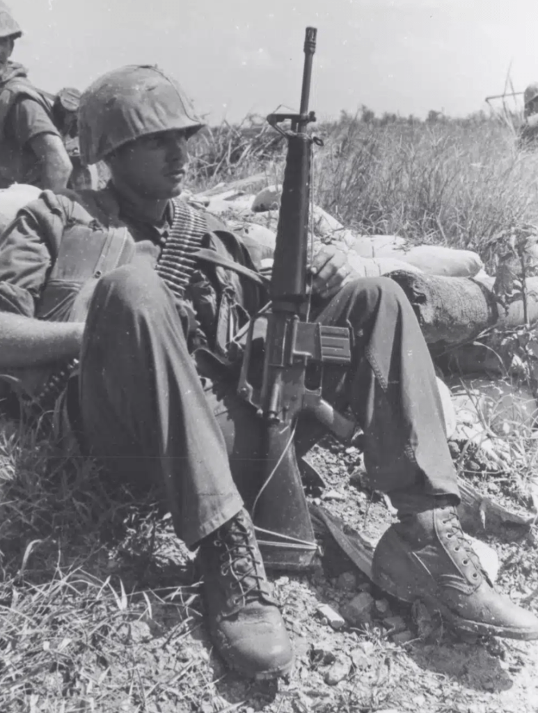 XM16E1 & M16A1 Service Rifles – USMCWEAPONRY.COM